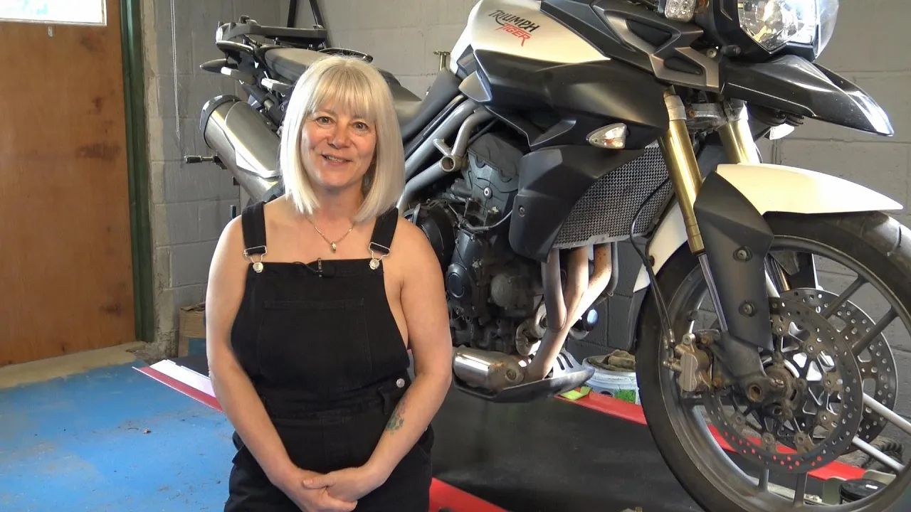 3:23 Nip - Biker Stuff - YTboob