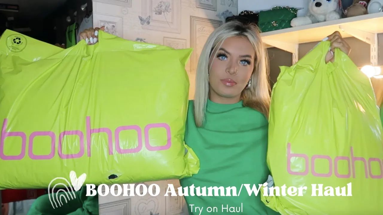 Flash Boobs 8:04 - YTboob