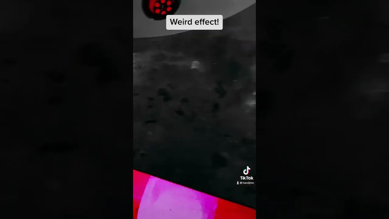 TikTok - Weird Effect! - YTboob