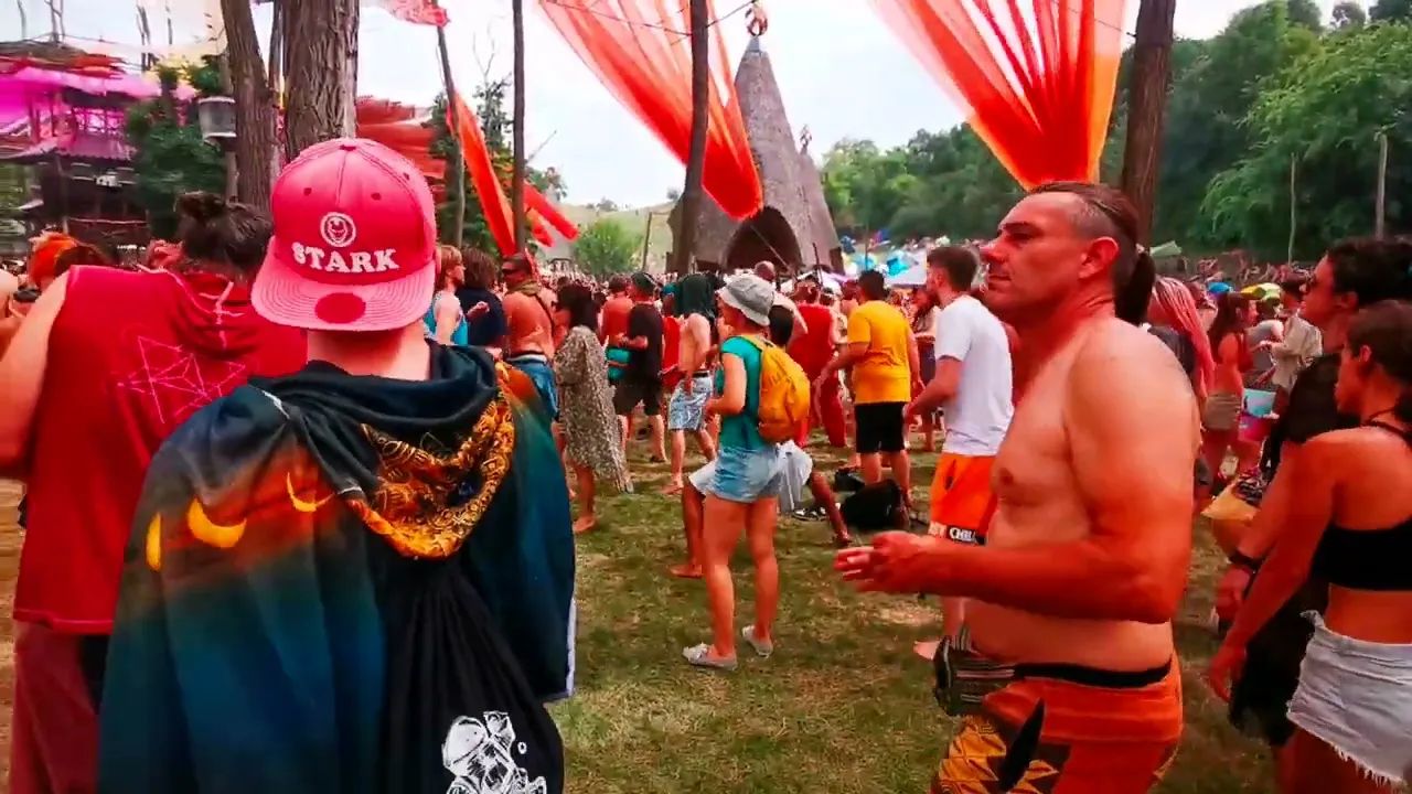 Topless Hippie 1 21 2 00 Ytboob